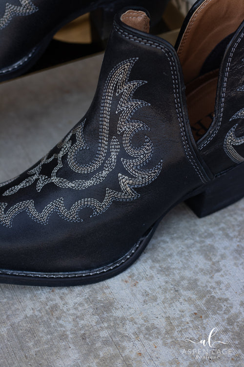 Shoes – Aspen Lace Boutique