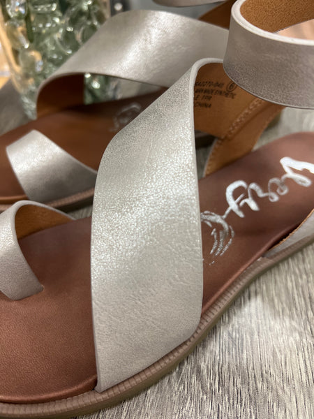 Steffy Sandals (Metallic Silver) – Aspen Lace Boutique